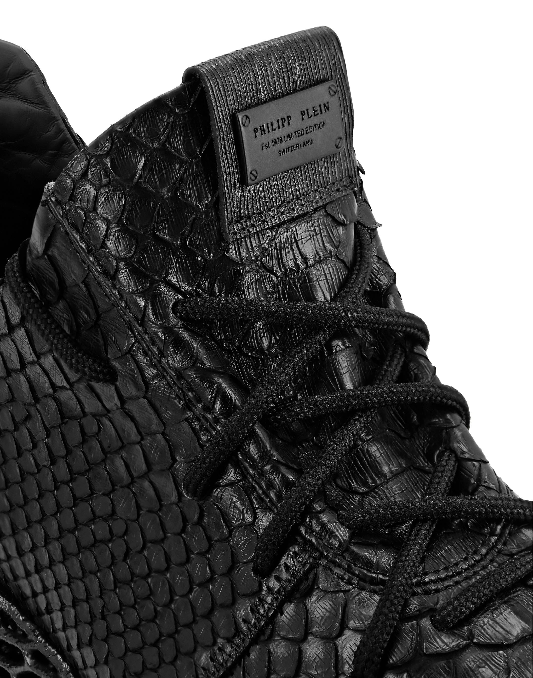 Кроссовки от PHILIPP PLEIN за 142 120 рублей со скидкой 50% (цвет ...